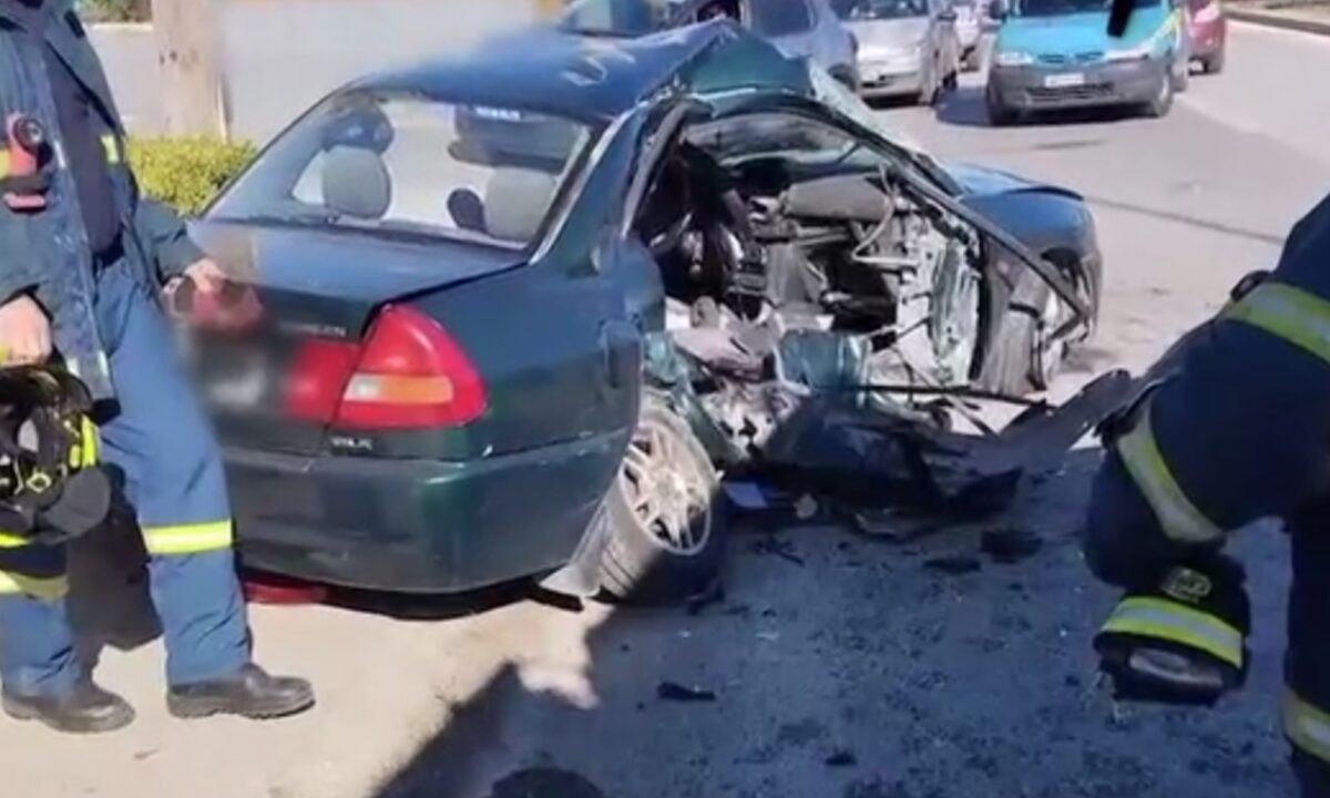 Παιανία: Σοκαριστικά πλάνα από το θανατηφόρο τροχαίο με τους 2 νεκρούς ...