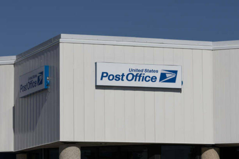 Amazon may be looking at ending its longtime partnership with USPS