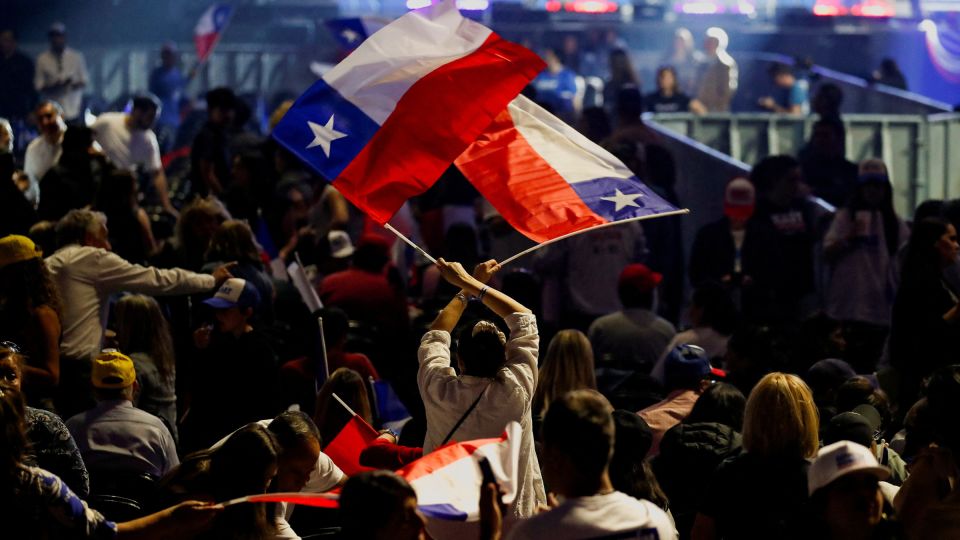 Communist and far-right politicians battle for Chile’s presidency in ...