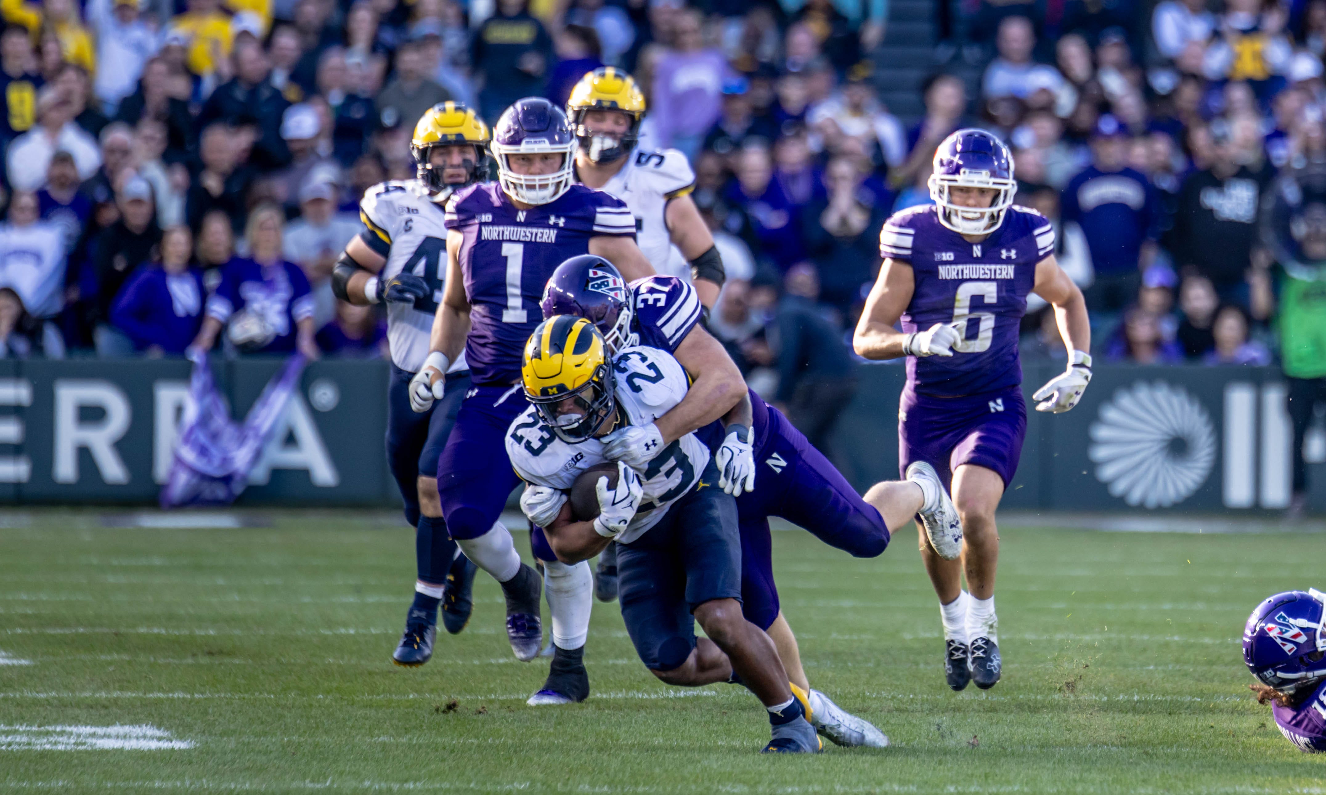 Michigan football’s Jordan Marshall appears OK after injury scare vs ...