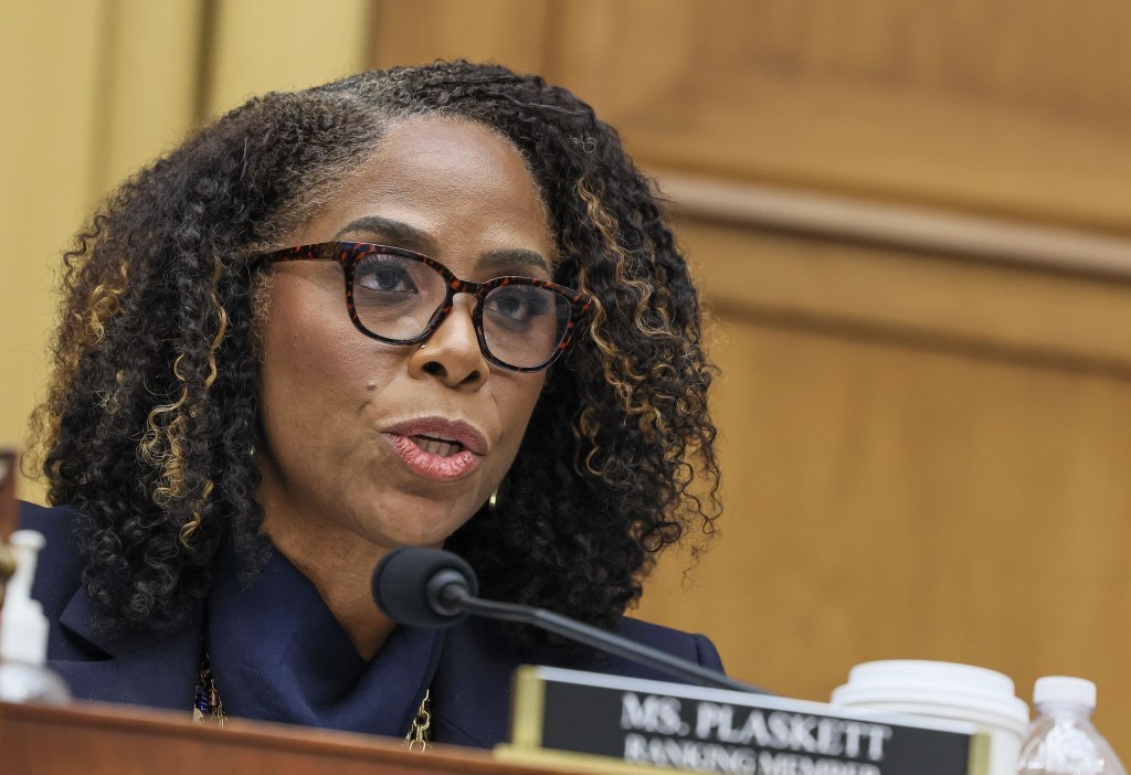 House Democrat exchanged texts with Epstein on how to hurt Trump during ...