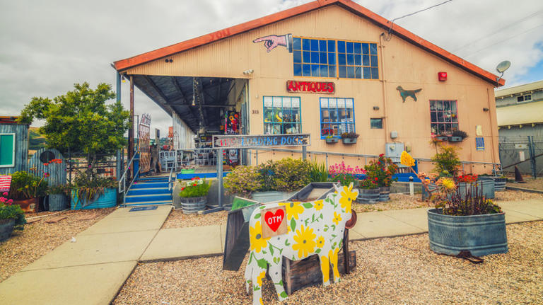 California's Lovely Local Shopping Hub In Santa Maria Valley Boasts ...