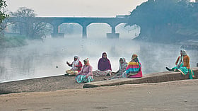 Kolhapur Temperature Drop | कोल्हापूरकरांना हुडहुडी; पारा 15.8 अंशांवर