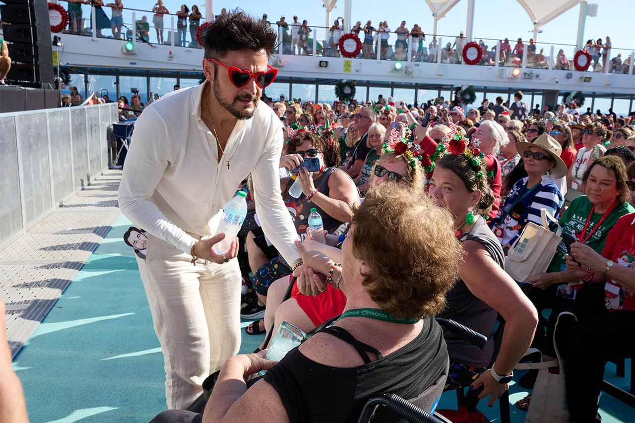 Hallmark's Tyler Hynes Shares the Heartwarming 'Greatest Gift I've Ever ...