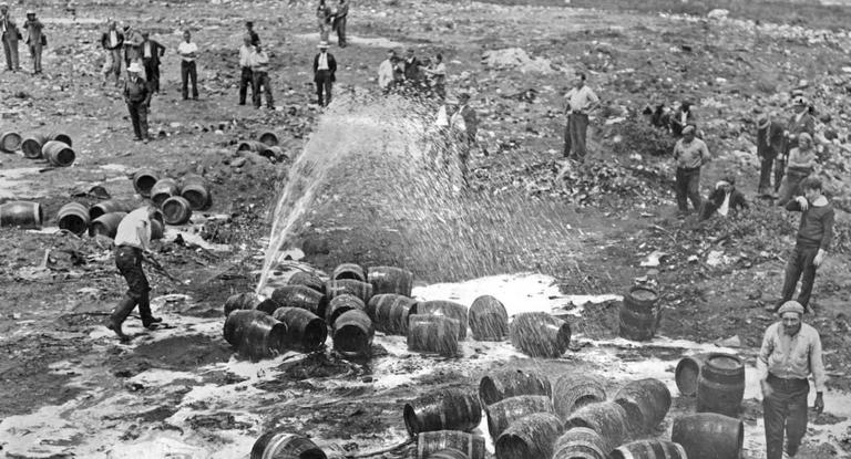 25 Prohibition-Era Photos Showing Everyday Life
