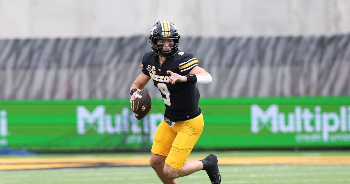 Beau Pribula injury update: Missouri quarterback seen warming up before ...