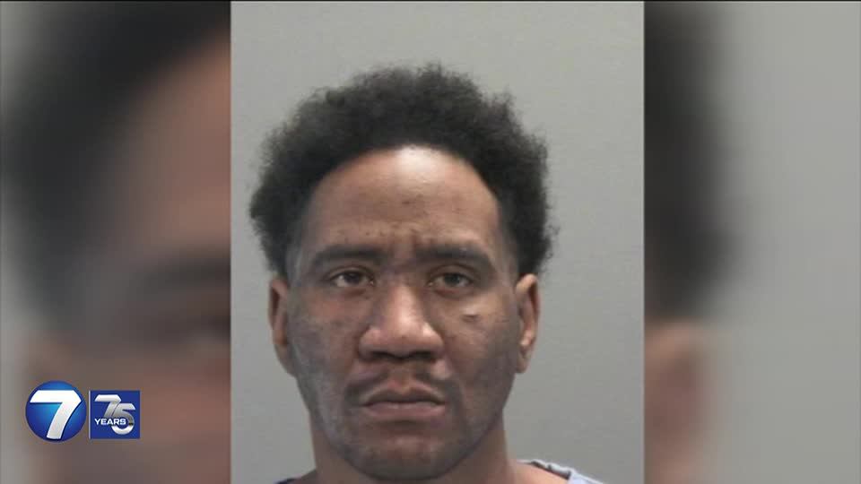 Man admits to robbing 12 local stores with gun