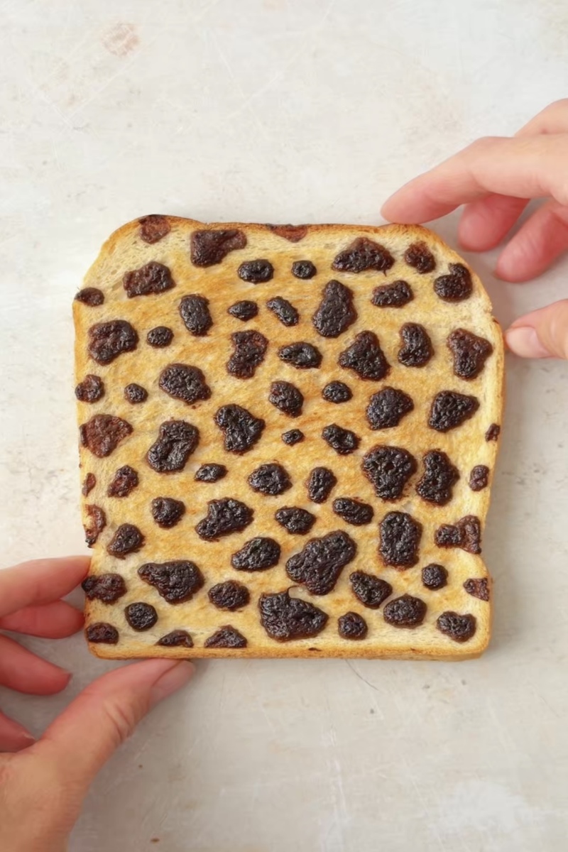 Toast imprimé guépard, idée amusante de toast au chocolat