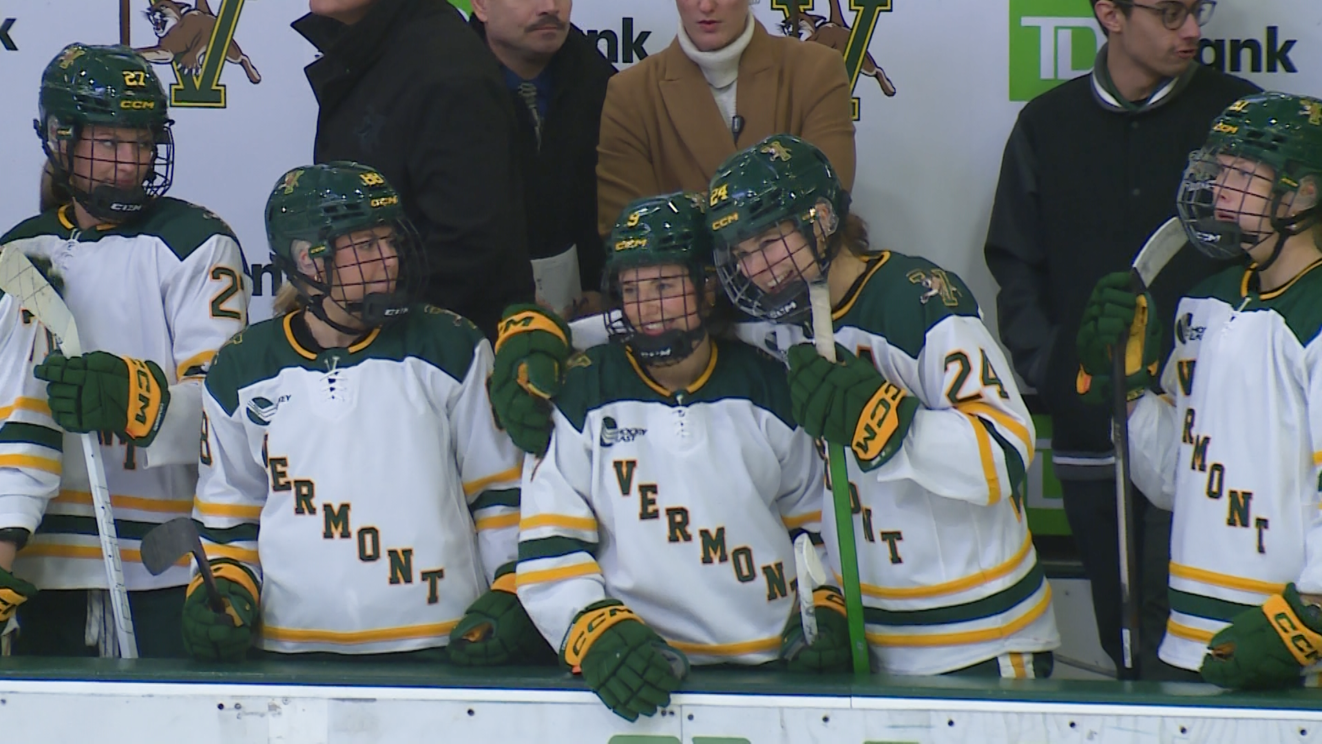 UVM women's hockey snaps three game losing skid