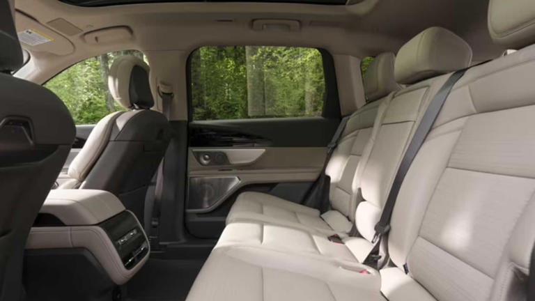 This American luxury SUV quietly gets everything right