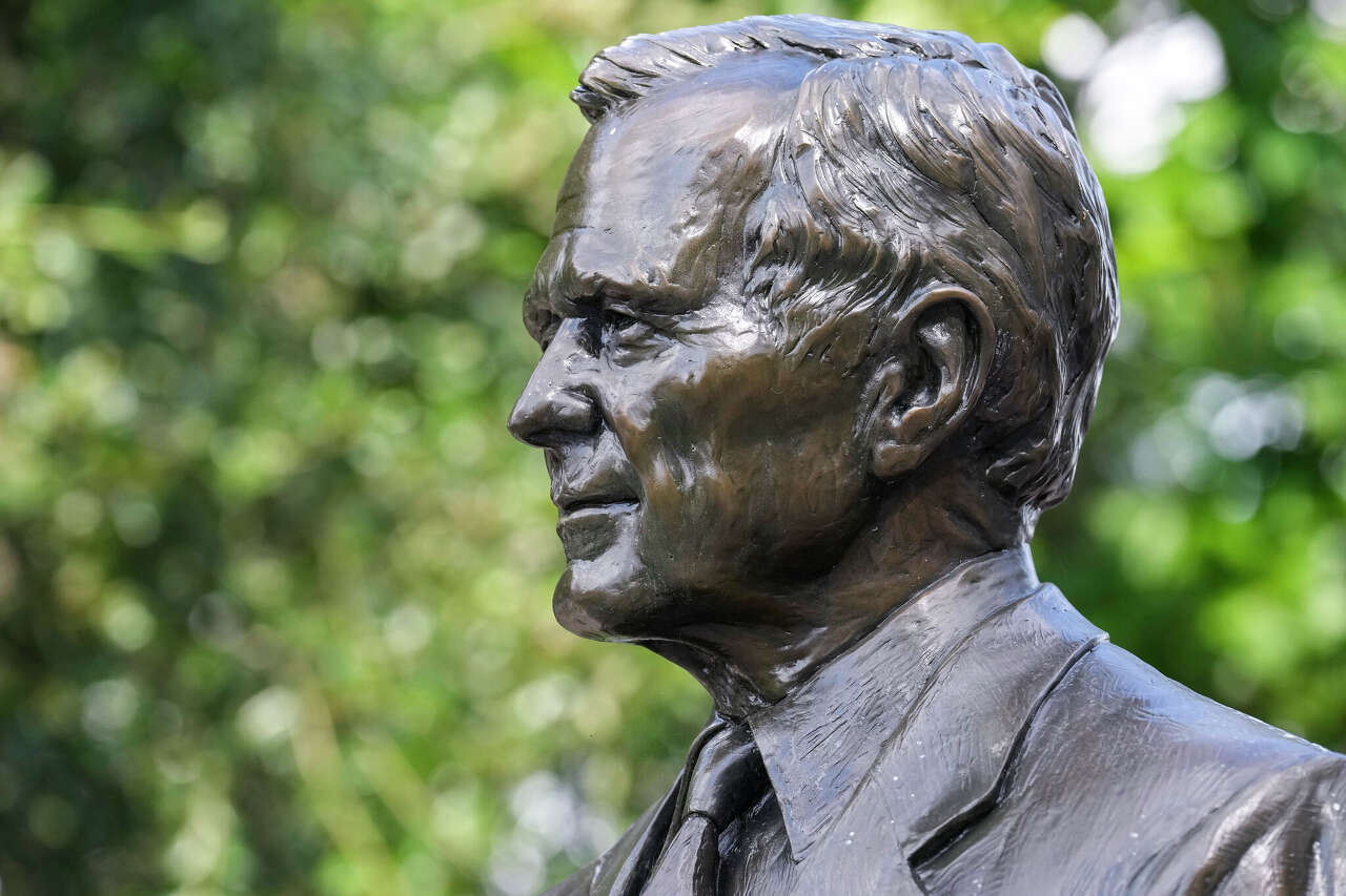 David Rafferty (opinion): Should Greenwich have a George HW Bush statue?