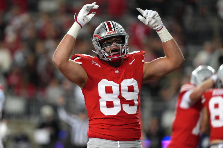 Ohio State routs UCLA 48-10 to improve to 10-0