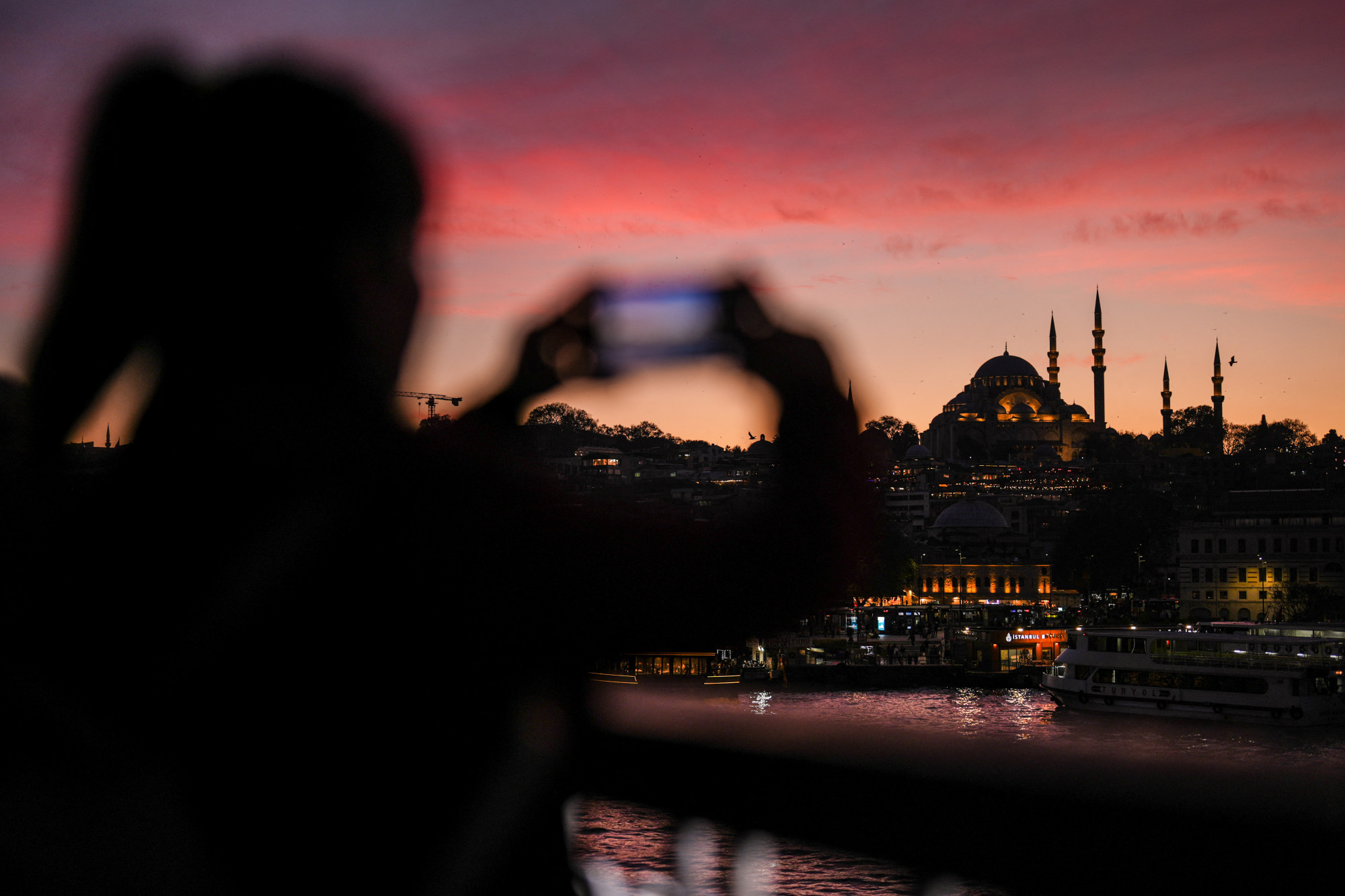 Utcai árusoknál evett egy hamburgi család Isztambulban, két gyerek és egy felnőtt meghalt, a ...