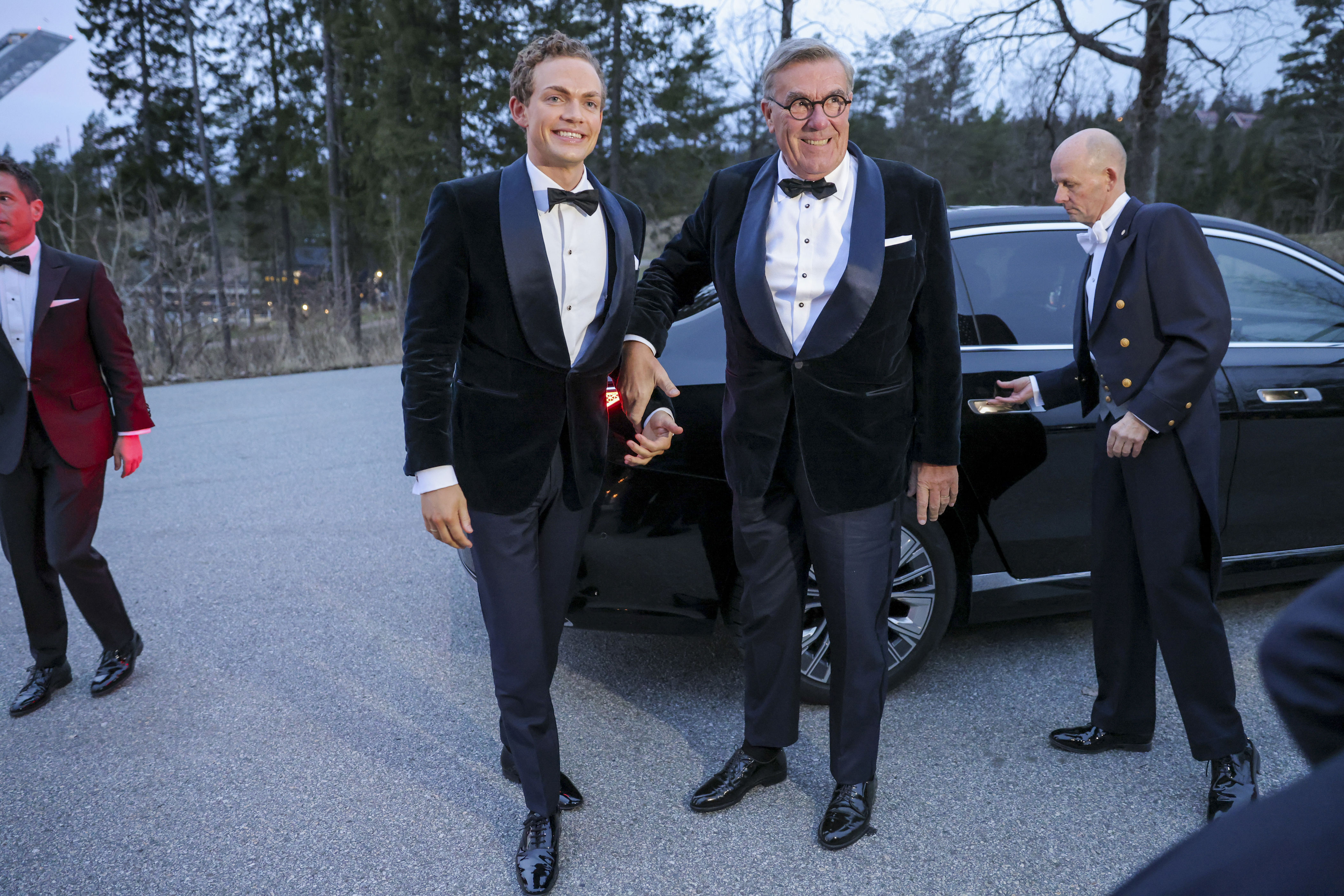 Nå er Stein Erik Hagen (69) og Bendik Skinningsrud (30) gift