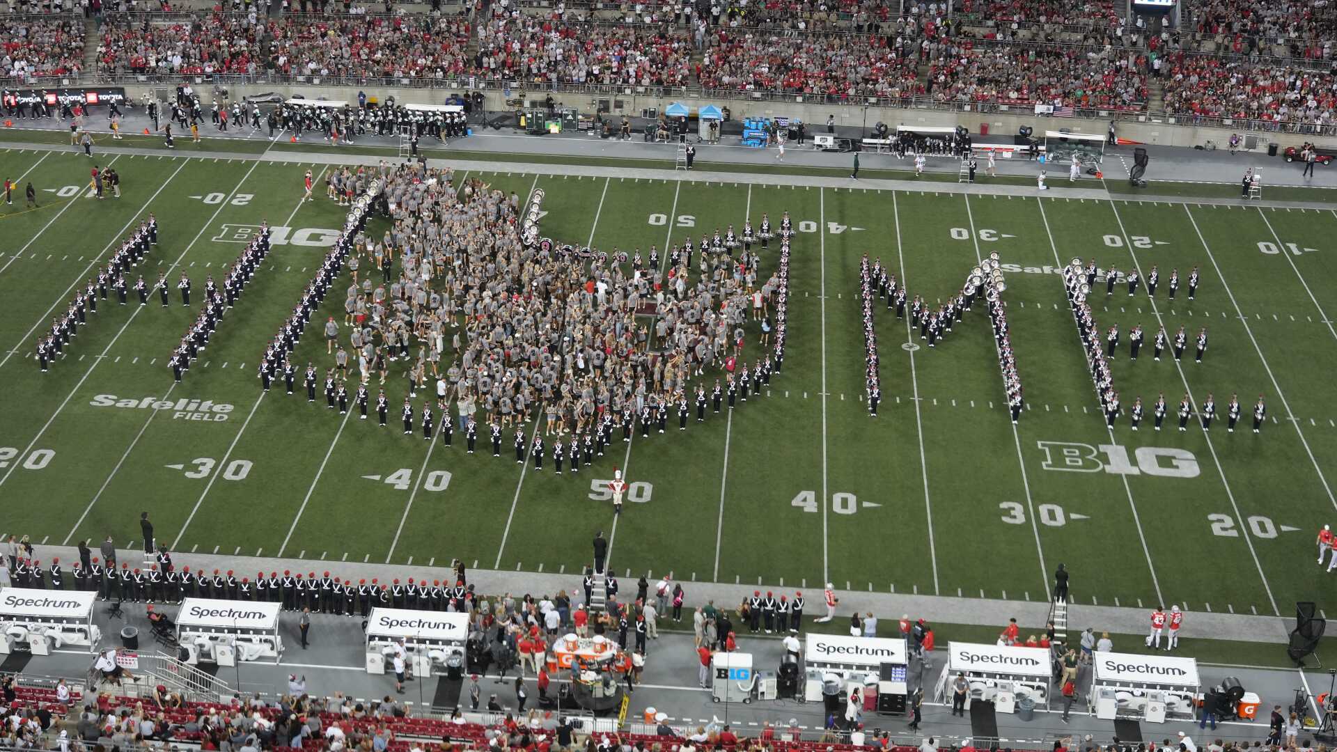 How the 89-year-old tradition of Script Ohio and dotting the i defines ...