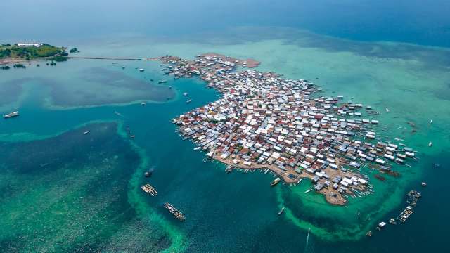Experts issue warning on financial crisis looming over millions of ...