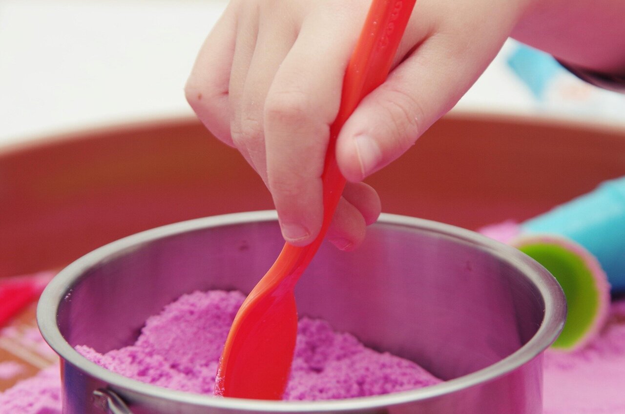 Asbestos has been found in children's colored sand. What's the risk to ...