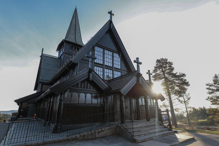 Nå er Stein Erik Hagen (69) og Bendik Skinningsrud (30) gift