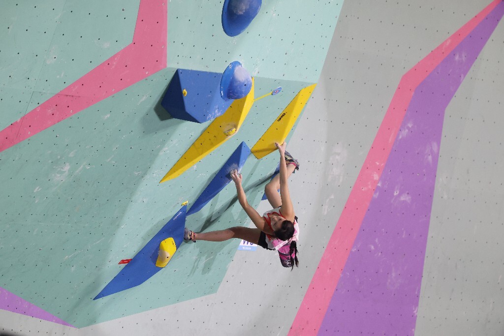 中新社：（粤港澳全运会）女子攀石决赛 广东队李美妮夺金