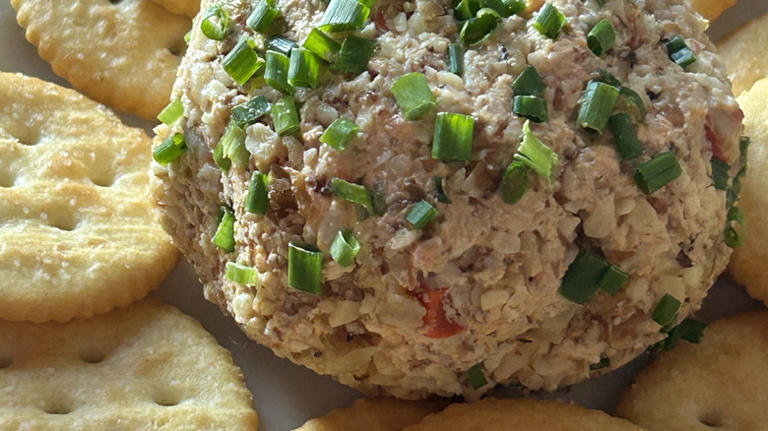 6 Vintage Cheese Dishes No One Eats Anymore