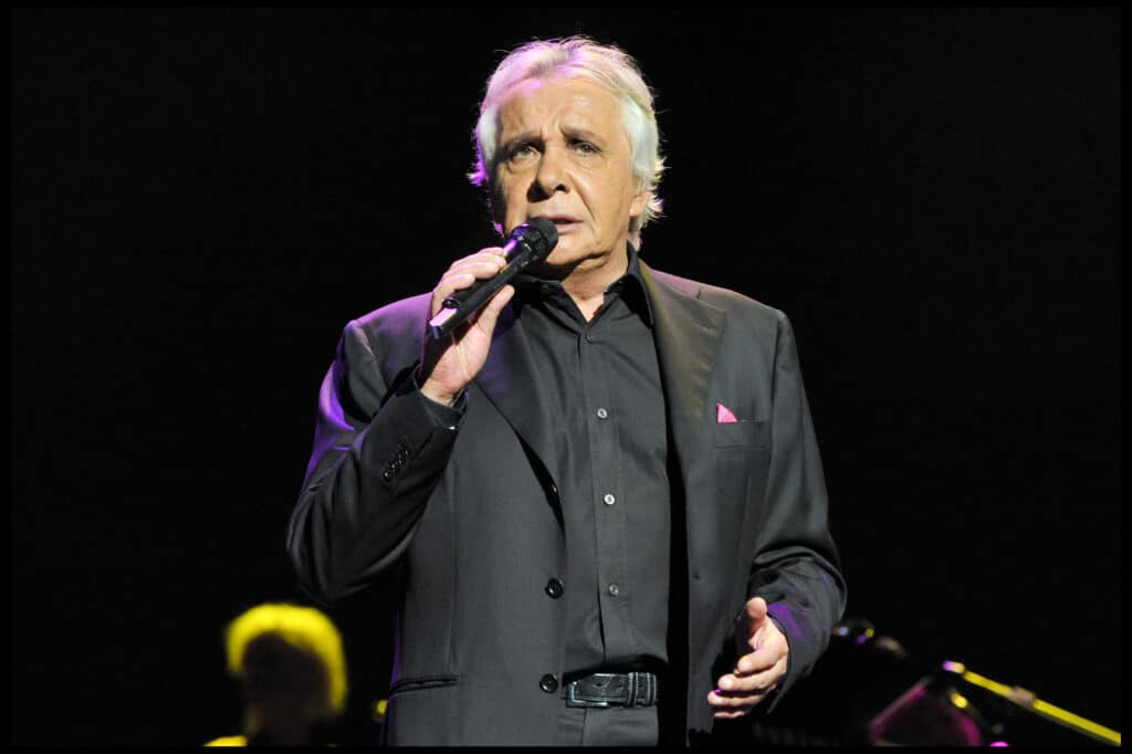 Alerte à bombe dans les locaux de BFMTV et RMC : Michel Sardou à la ...