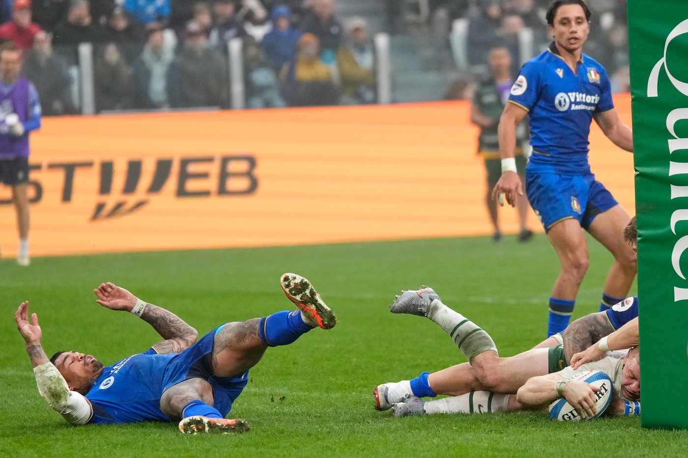 South Africa's resilience shines as red card absorbed in win over Italy ...