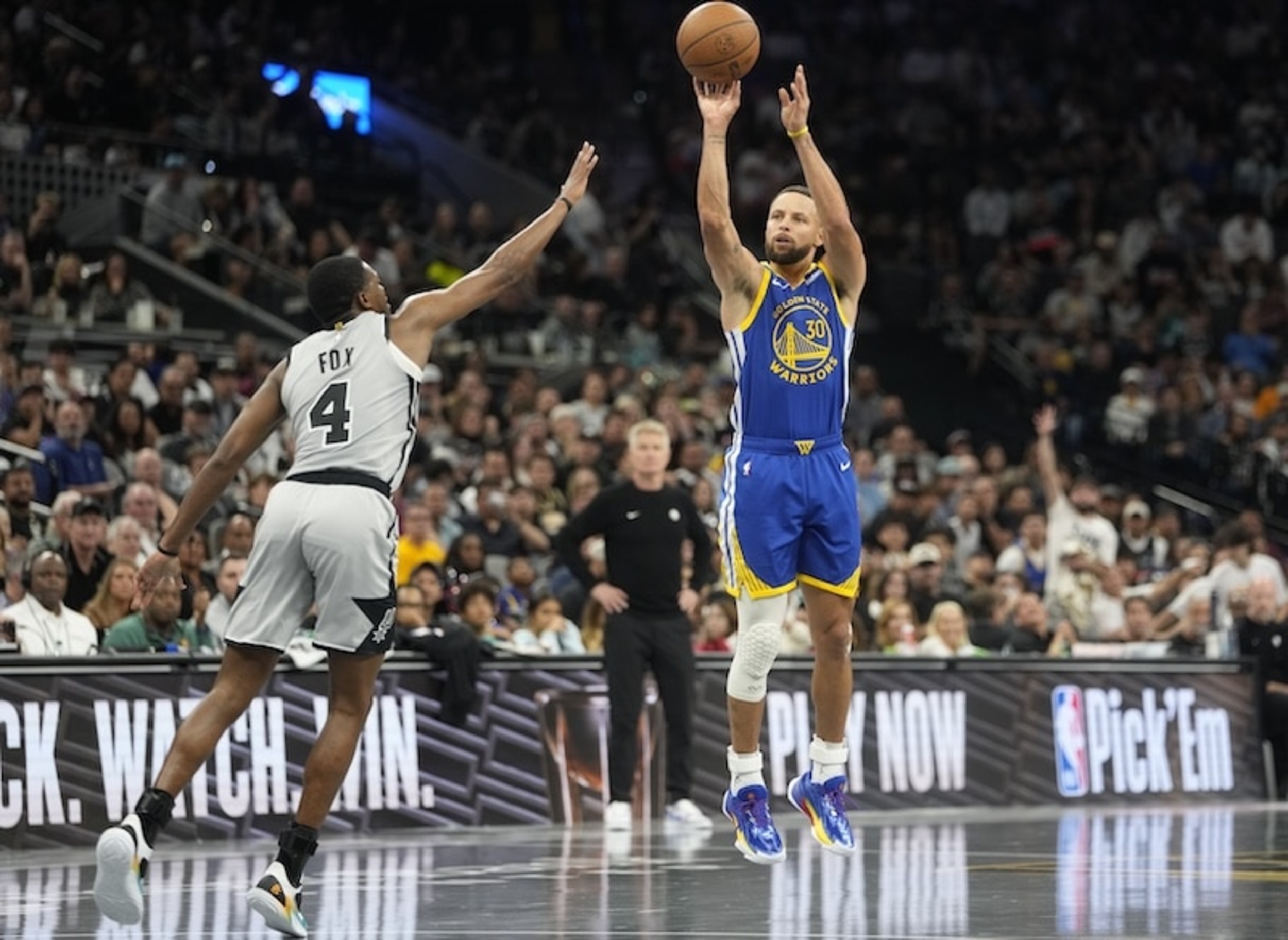 What Shoes Did Steph Curry Wear In First Game After Split From Under ...