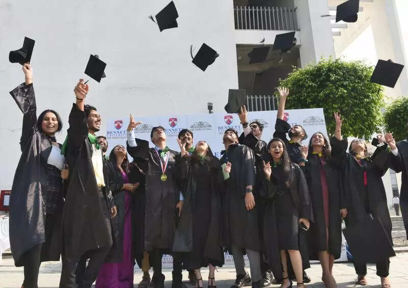 1907 students conferred degrees at Bennett Univ’s 7th convocation ceremony