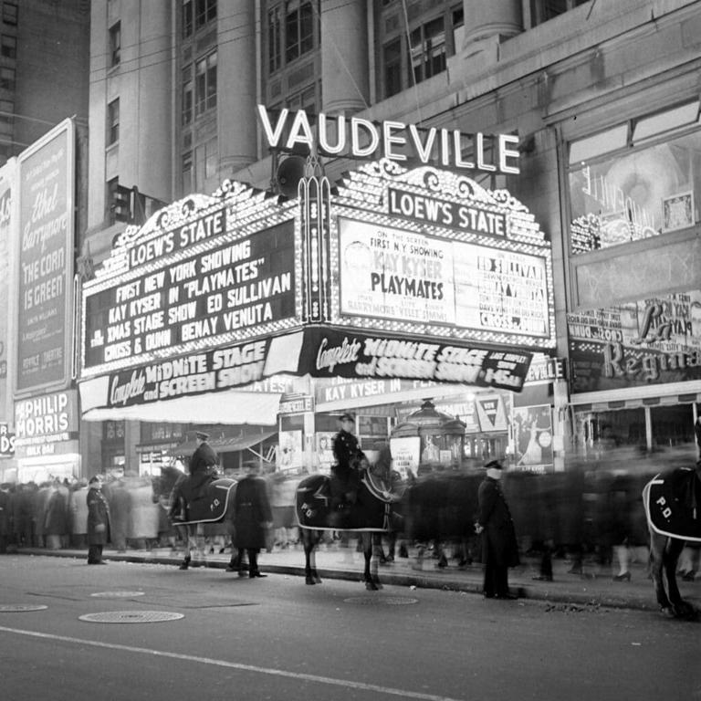 22 Pictures of Vintage Times Square Being Pure Magic