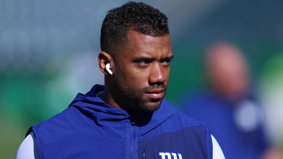 Russell Wilson strangely pumps himself up being Giants’ backup vs. Packers
