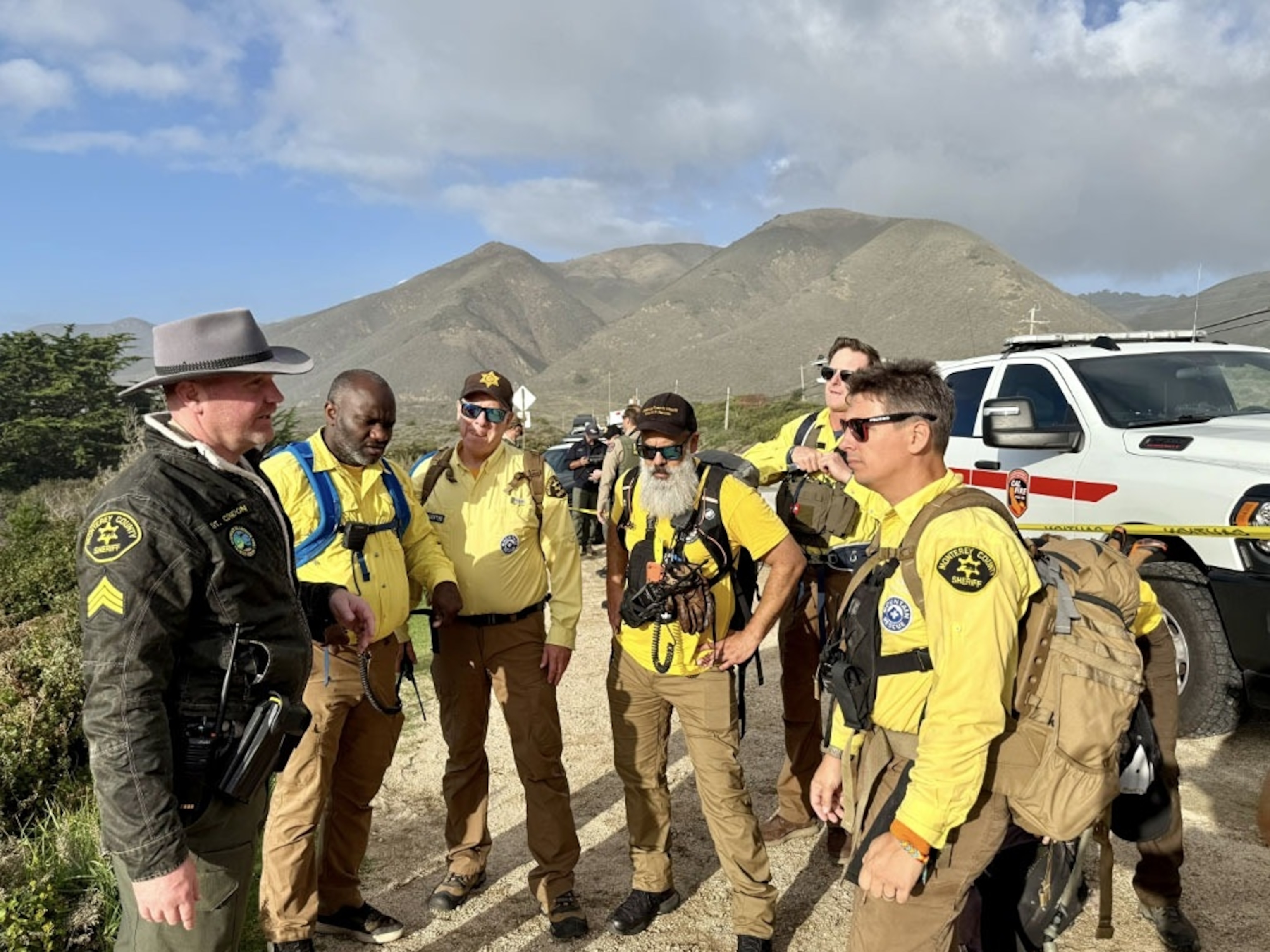 Dad dead, 5-year-old girl missing after wave pulls them into ocean