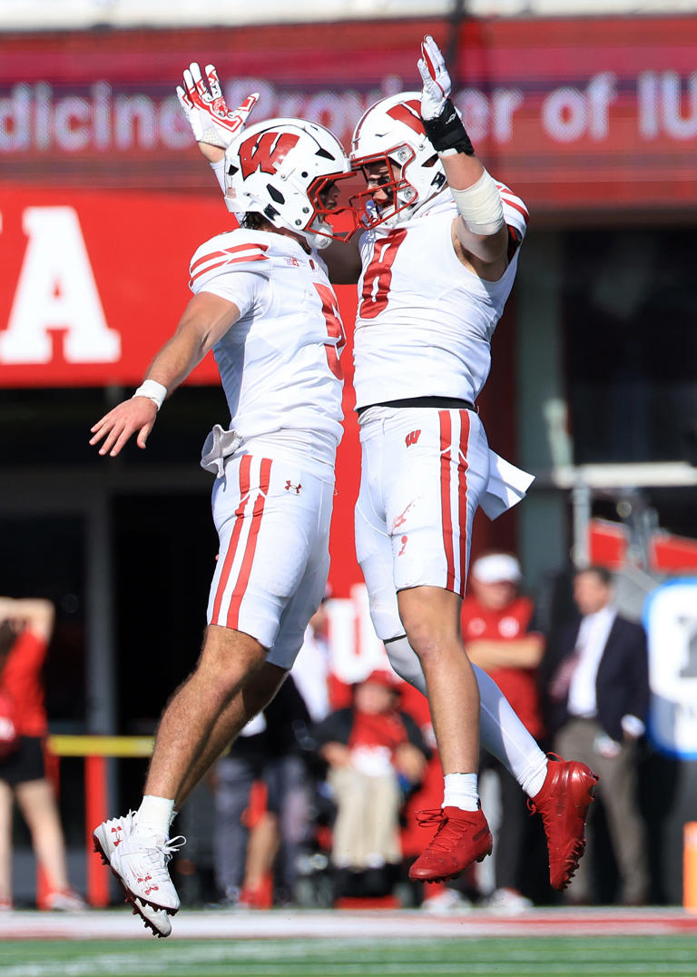 Wisconsin football depth chart for Game 12 vs. Minnesota on Nov. 29 at ...