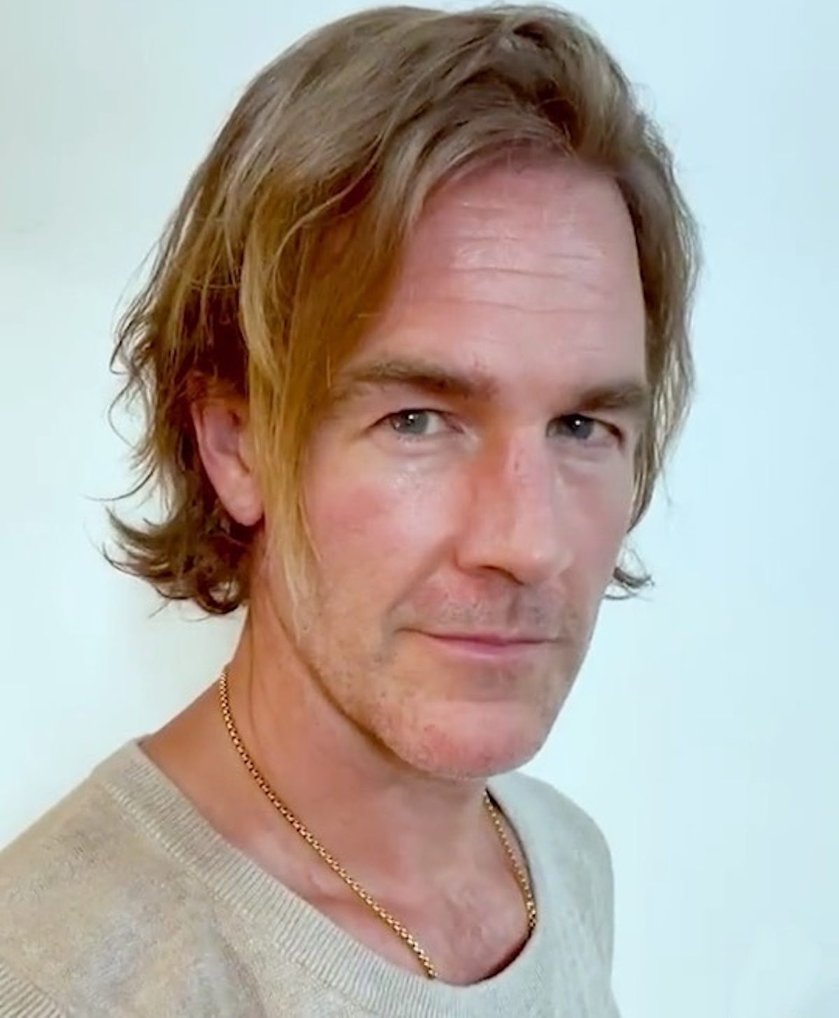 James Van Der Beek leiloa itens de “Dawson’s Creek” para tratar câncer