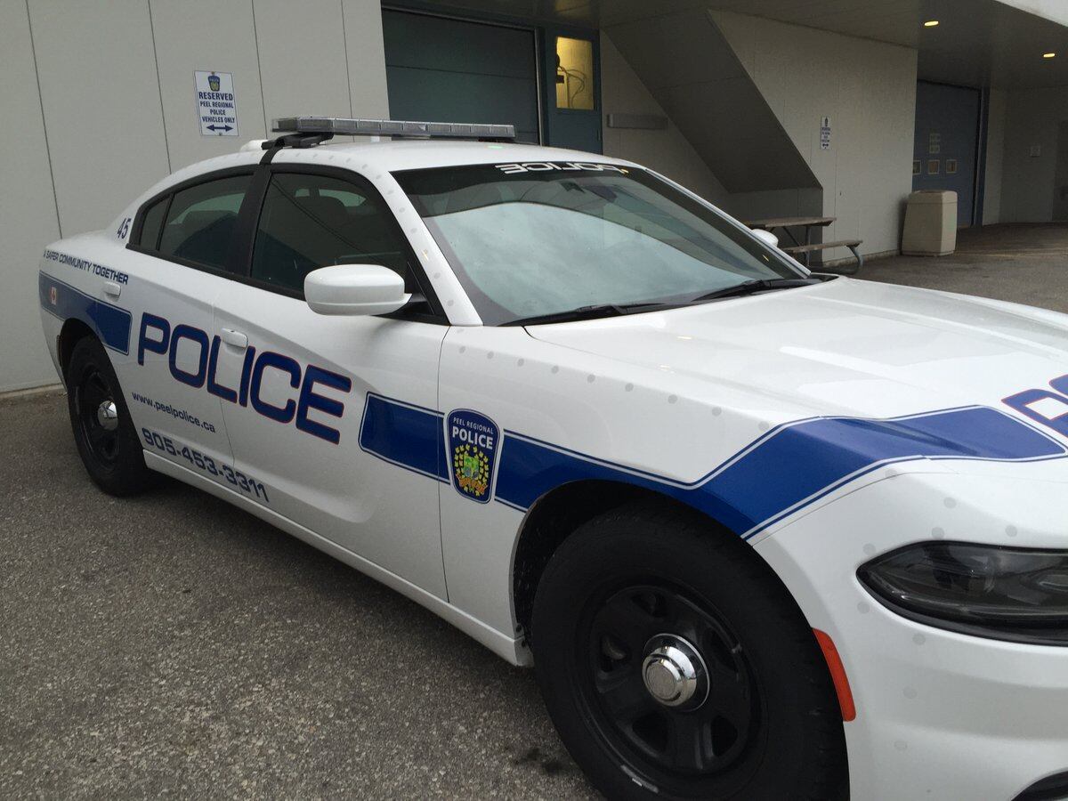 Peel police searching for man after unprovoked stabbing in Mississauga ...