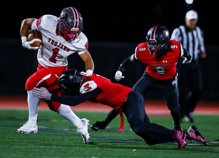 Top dawgs: Easton football wallops Parkland to win first district title ...