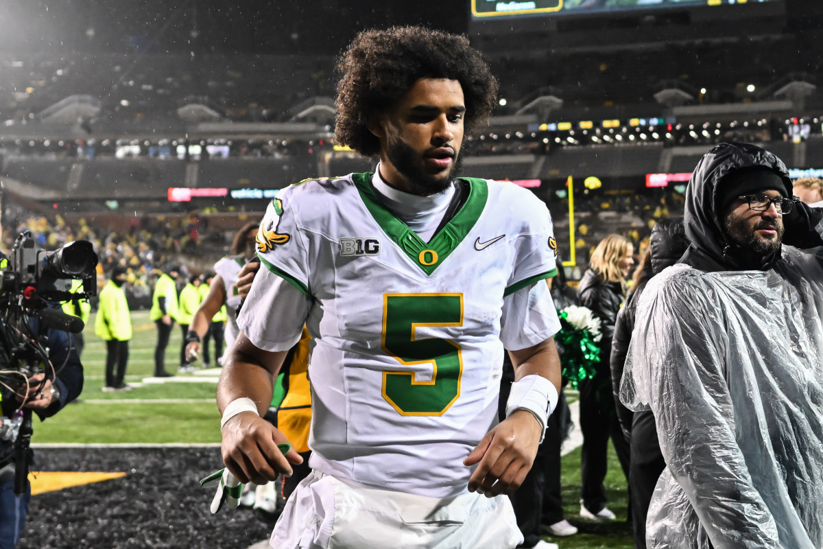 Steelers Make Decision on Oregon QB Dante Moore