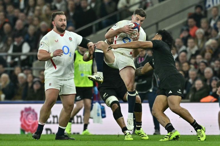 Ford steers England to rare win over New Zealand