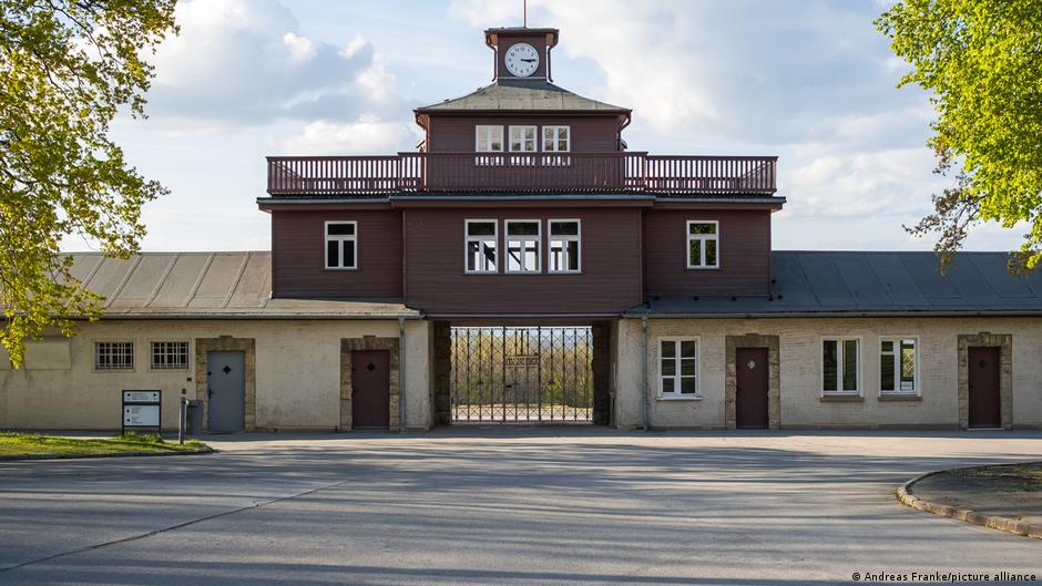 Holocaust items auction draws outrage in Germany