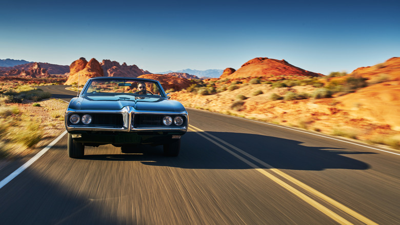 9 Easy Scenic Drives Across The US You Should Do At Least Once