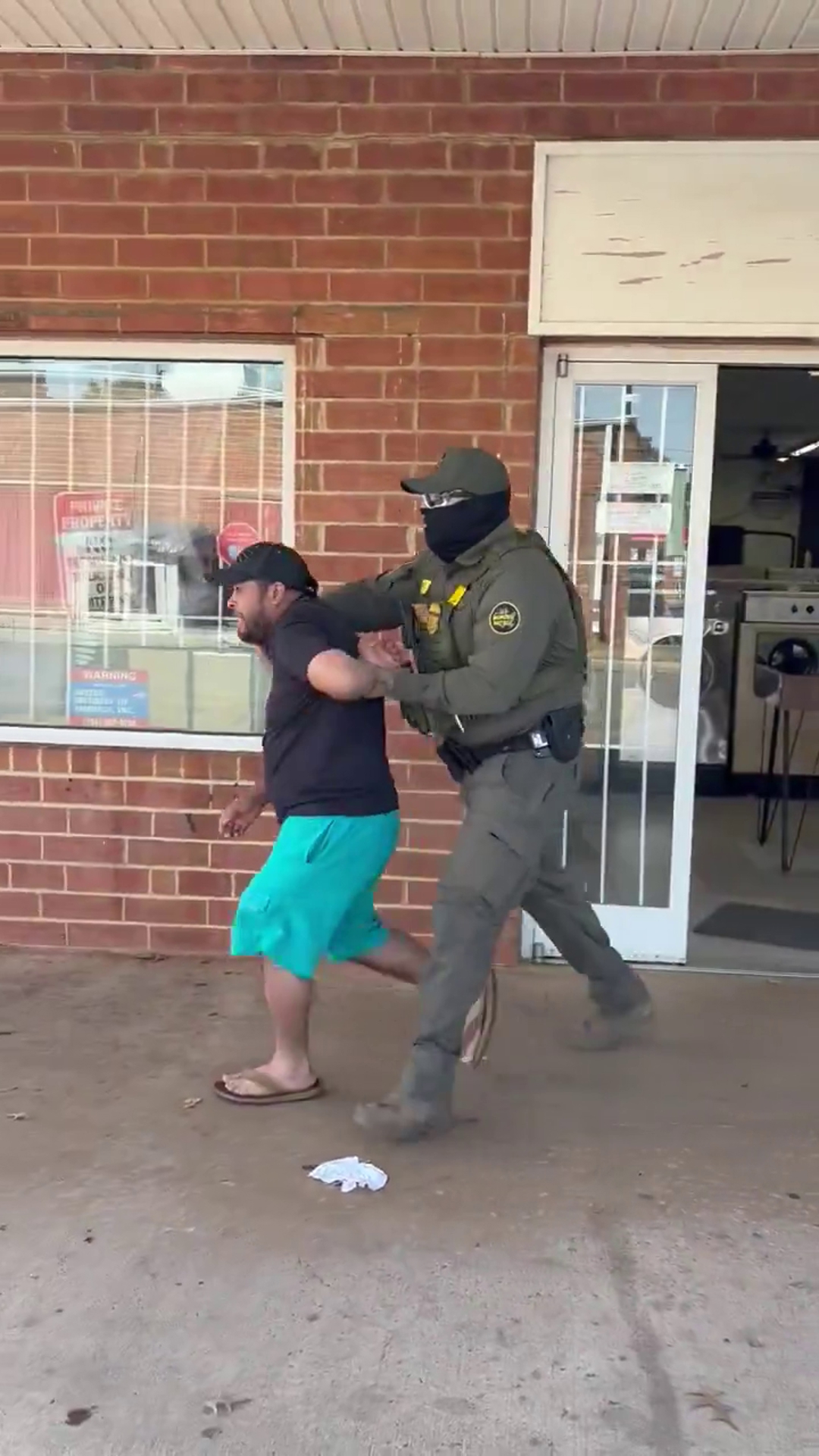 Border Patrol detains man in east Charlotte