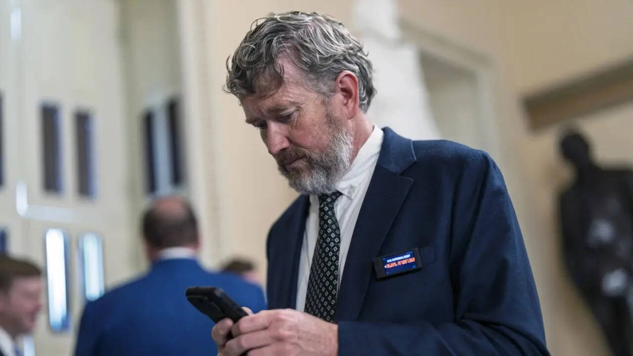 Thomas Massie New Wife Row: Trump Criticised Over ‘Stuck With Loser ...