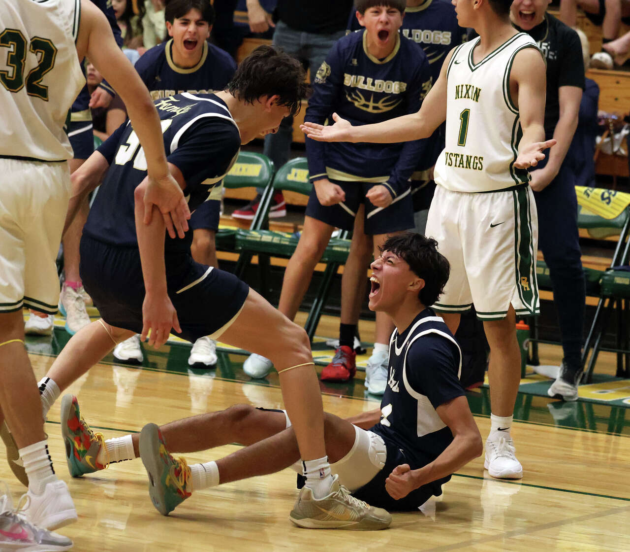 Alexander storms back in battle of district champions