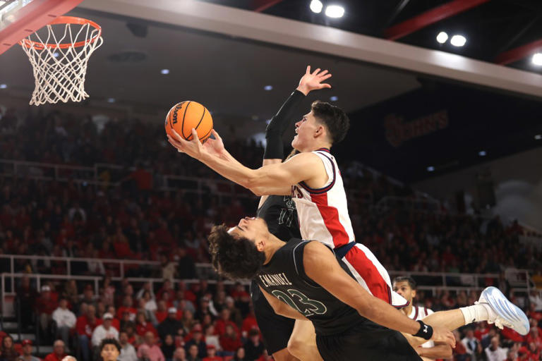 Dylan Darling impresses with ‘great moxie’ after Rick Pitino’s late St ...