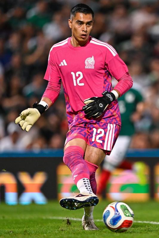 Chivas respalda a Tala Rangel después de los abucheos que recibió en ...