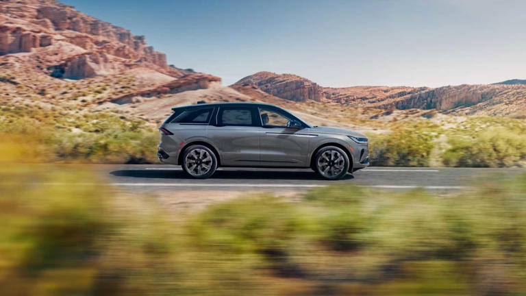 This American luxury SUV quietly gets everything right