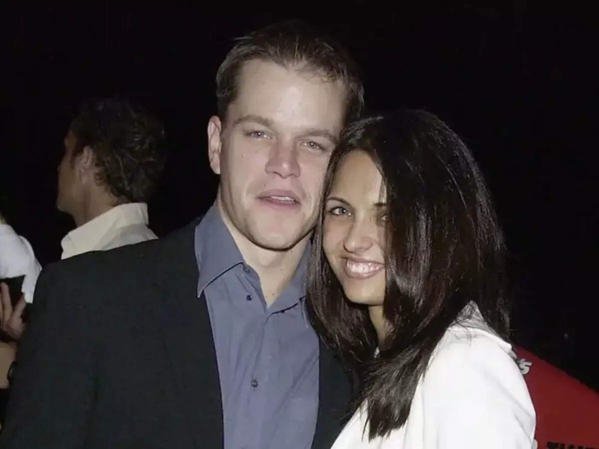 Famous Hollywood actor entered a bar running from fans, came out with ...