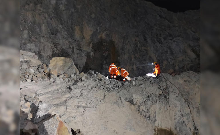1 Dead, Many Feared Trapped After Stone Quarry Collapse In UP's Sonbhadra