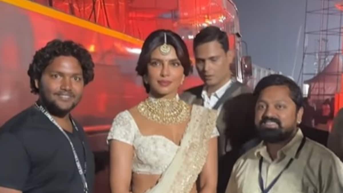 Priyanka Chopra’s Sweet Gesture At Varanasi Event Wins Internet, Fans Love Her Shoutout To ...