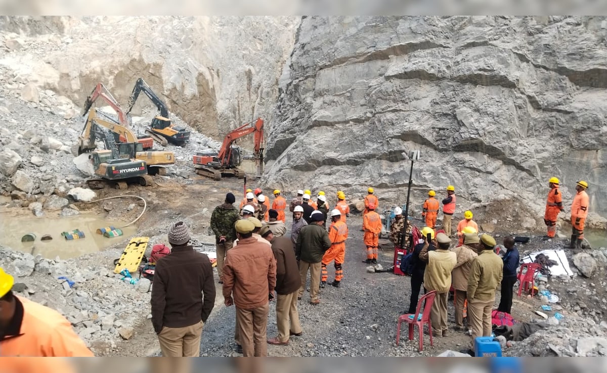 1 Dead, Many Feared Trapped After Stone Quarry Collapse In UP's Sonbhadra