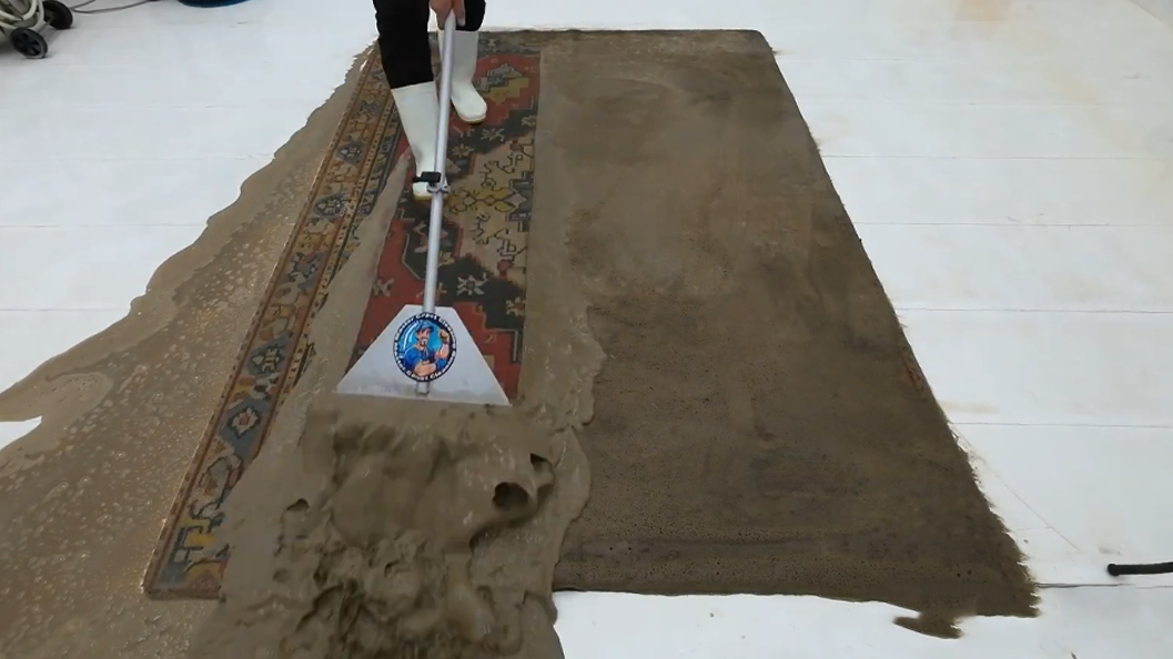 Heb Je Ooit Zo’n Vuil Tapijt Schoon Zien Worden?